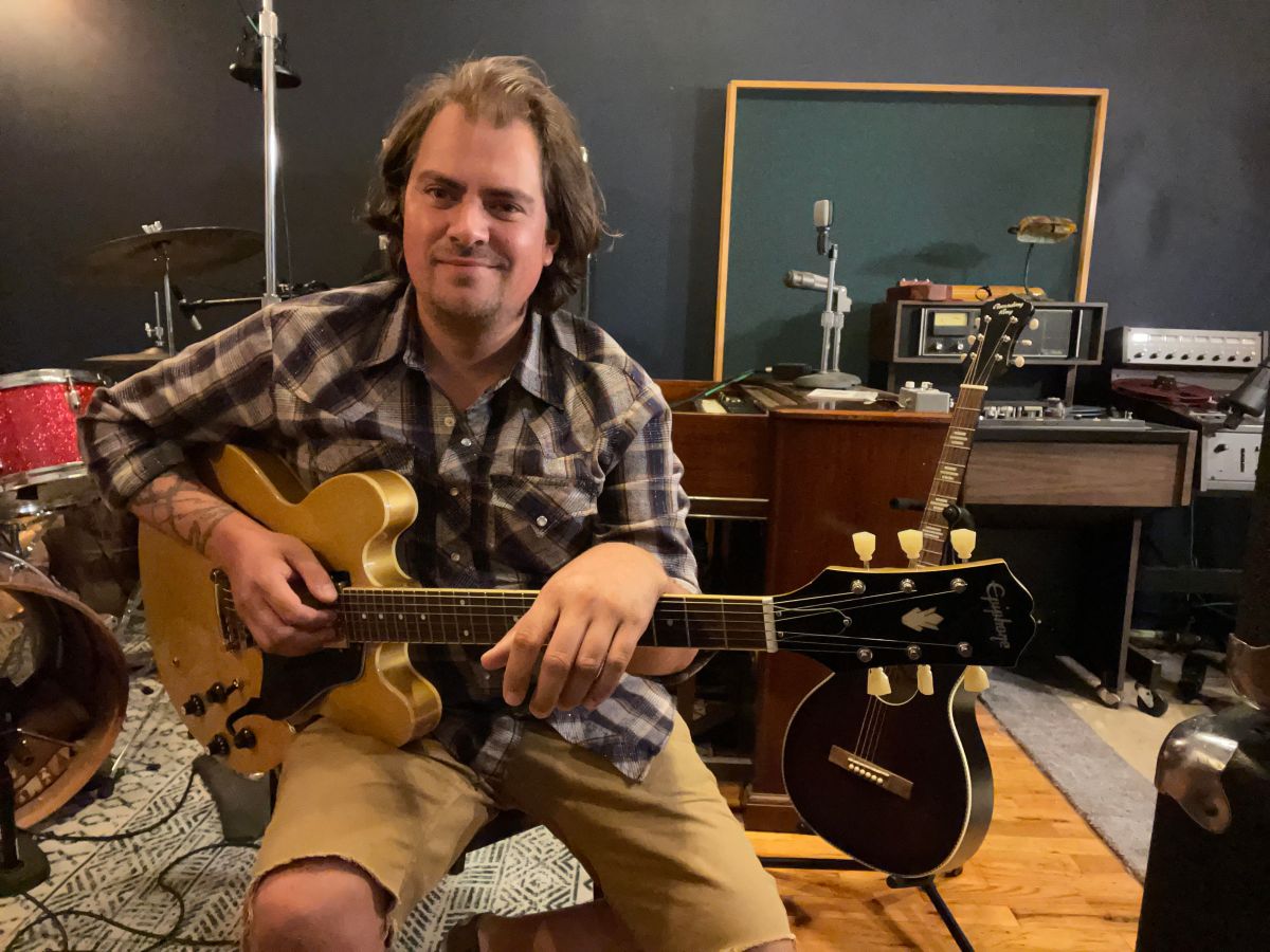 Guitar Lessons – Chapel Theatre